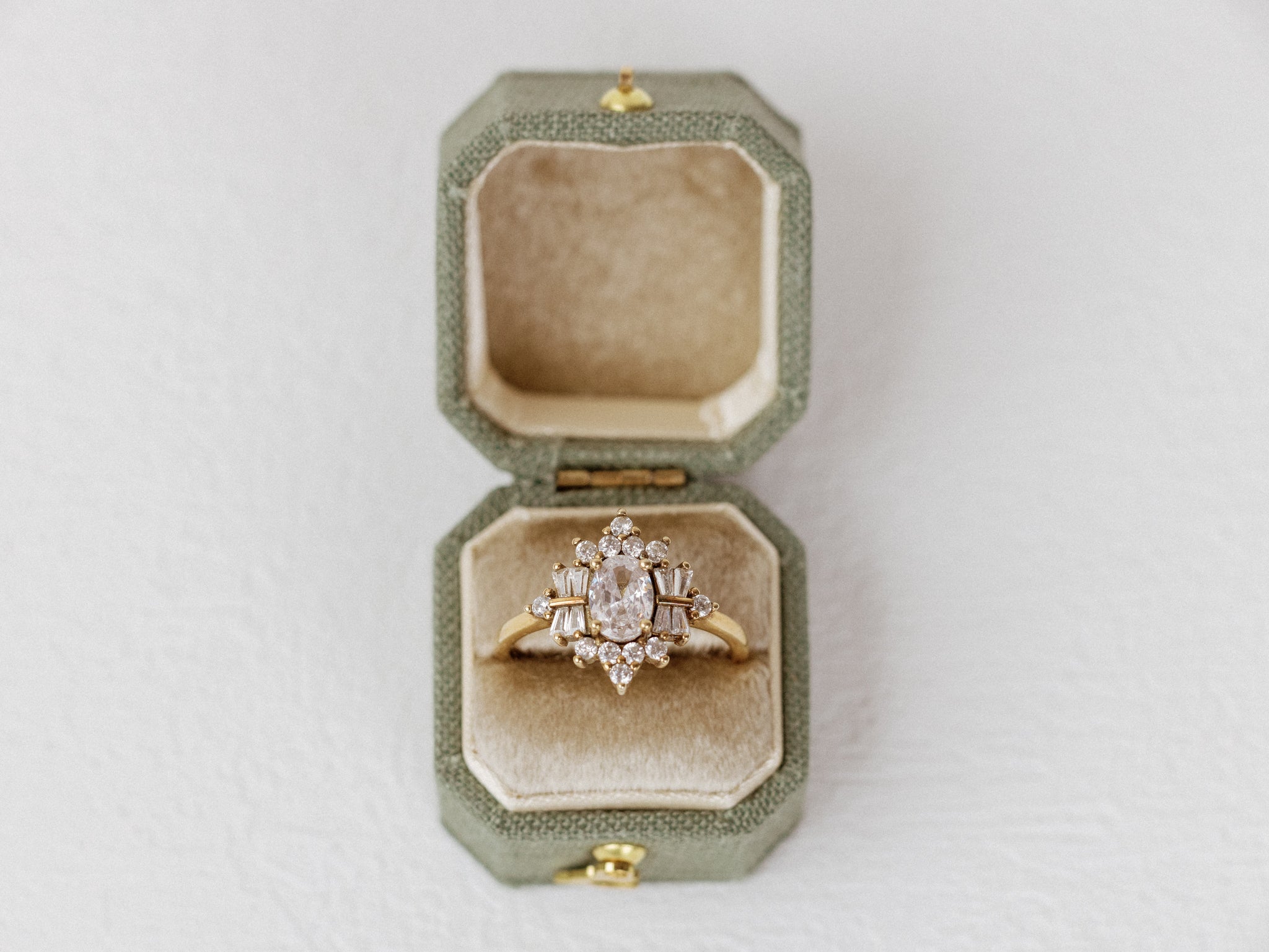 Sage & Fawn Radiant Georgian Ring Box – stylingarchives